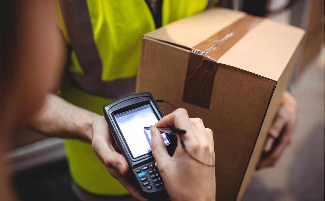 UK Domestic Express Parcel Carriers Digest 2017 • Triangle